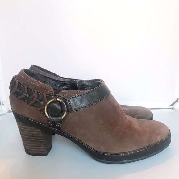 Clarks | Shoes | Clarks Artisan Collection Brown Leather Western Ankle ...
